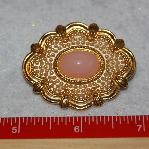 Jewelry | Vintage Pink Lucite Gold Tone Brooch | Poshmark